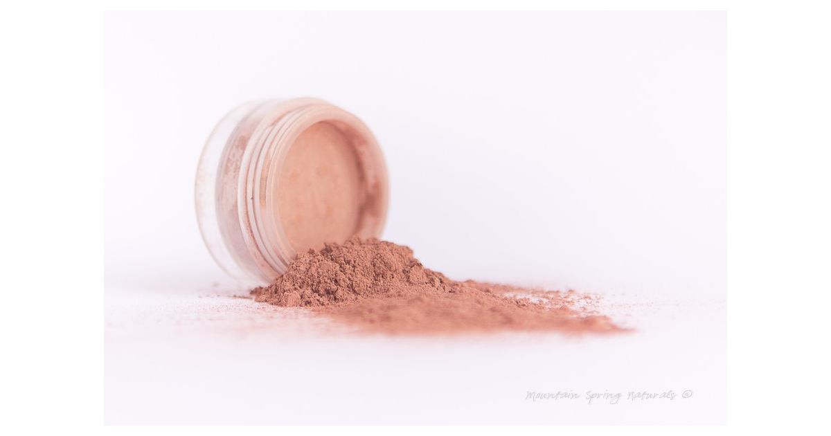JennyAnn's Carmel Cream, Mineral Eye Shadow - Azure Standard